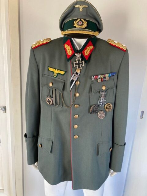 Uniformer og effekter | Stützpunktgruppe Süd